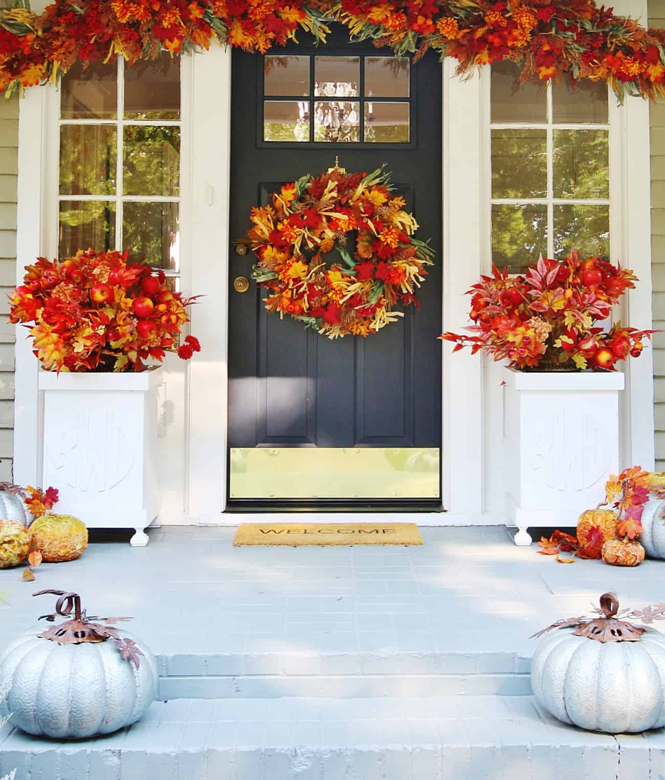 20 Beautiful Fall Front Porch Decor Ideas To Welcome Autumn - Grill ...