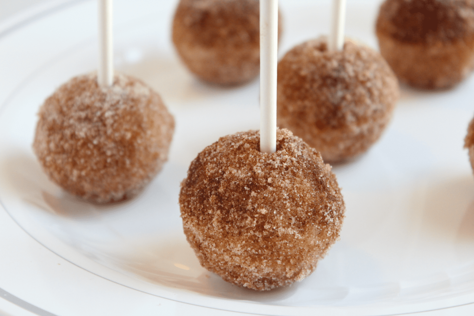 25 Individual Desserts on a Stick For Parties: Easy and Fun Crowd ...